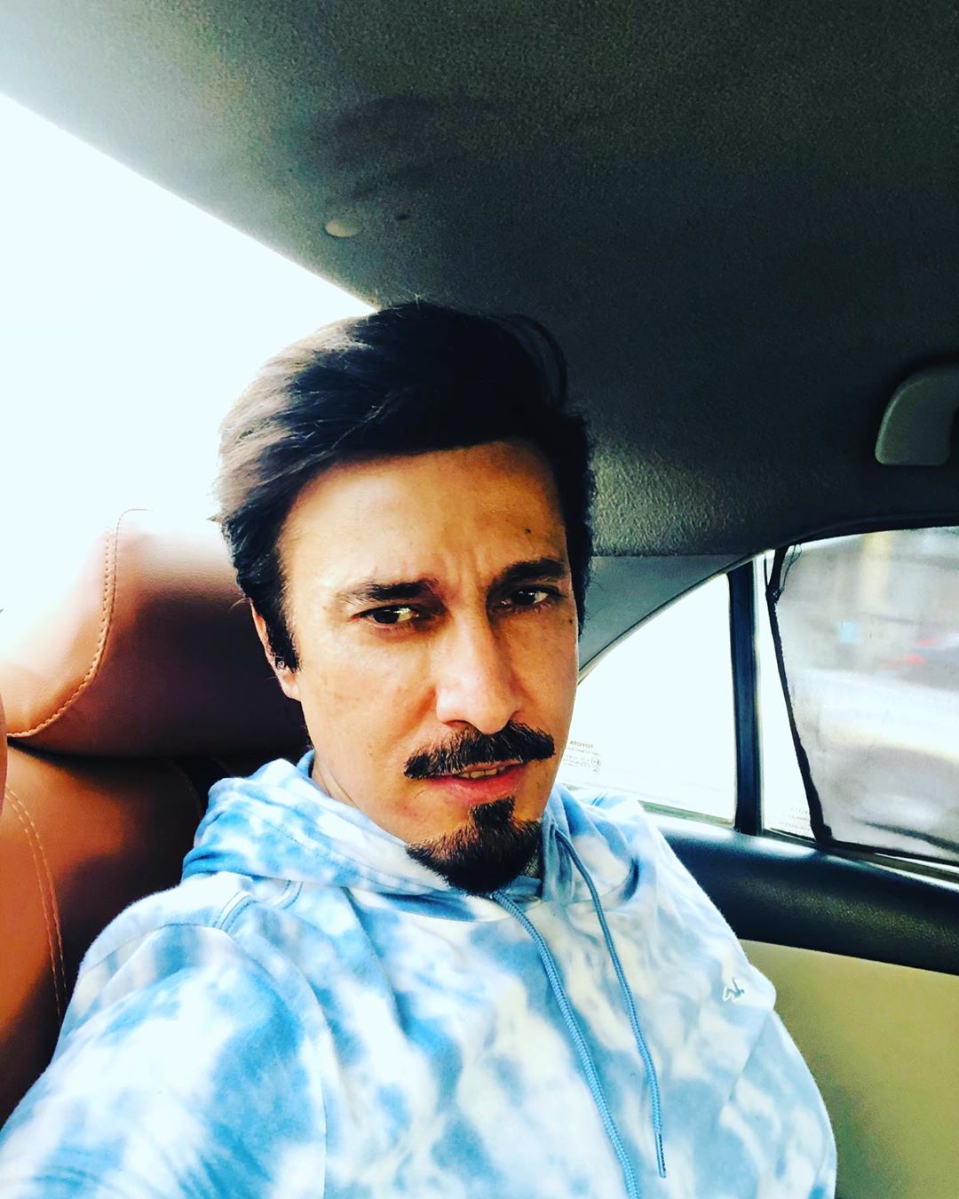 Unseen Pictures of Aijaz Aslam's Life | Reviewit.pk