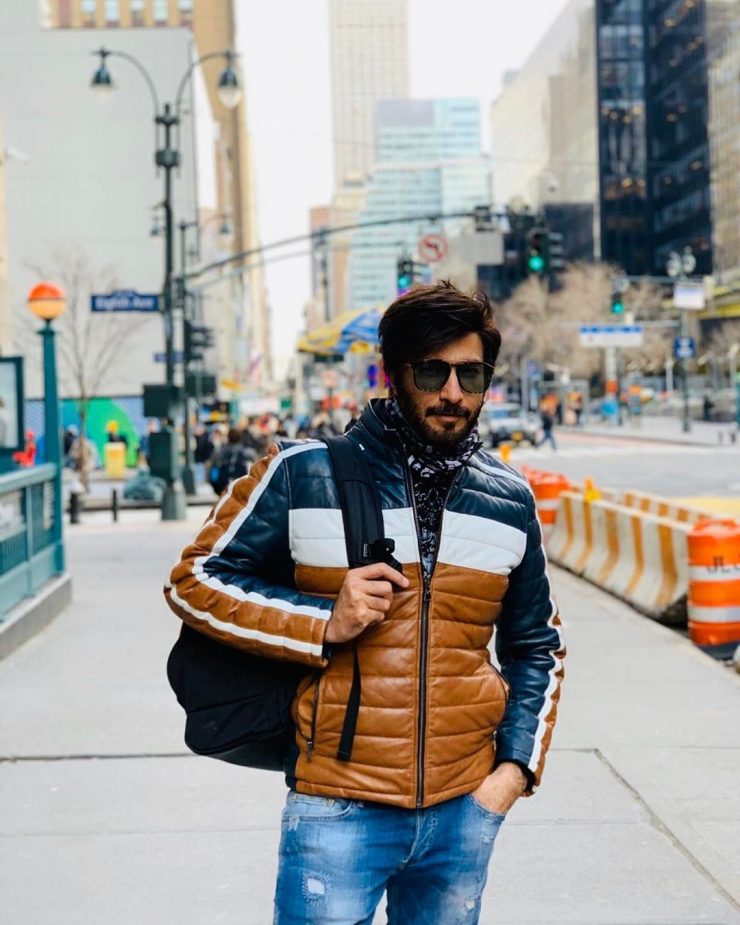 Here Is Why Aijaz Aslam's Family Stays Away From Media | Reviewit.pk