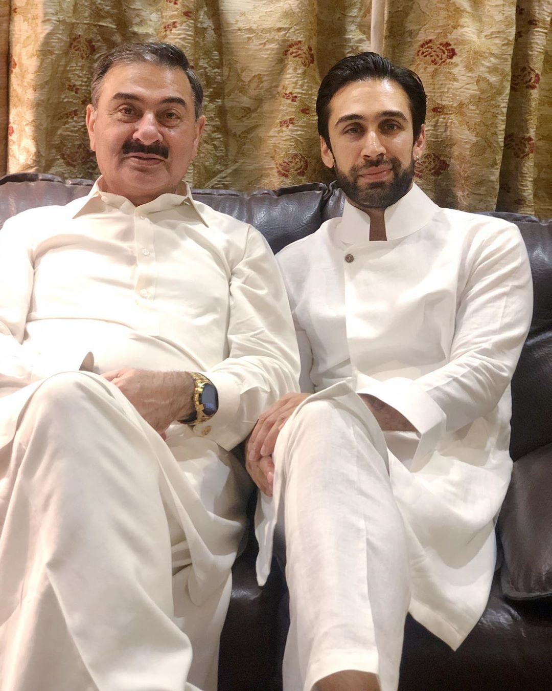 The Other Side of Ali Rehman – Pictures with Family | Reviewit.pk