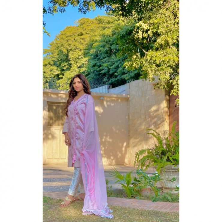 Amna Malick Clicks from Mera Dil Mera Dushman as Aiman | Reviewit.pk