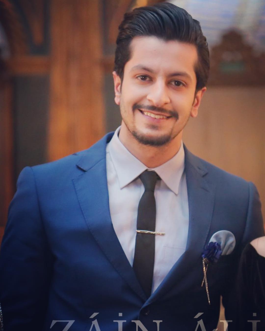 A Quick Peek in Arslan Faisal’s Life | Reviewit.pk