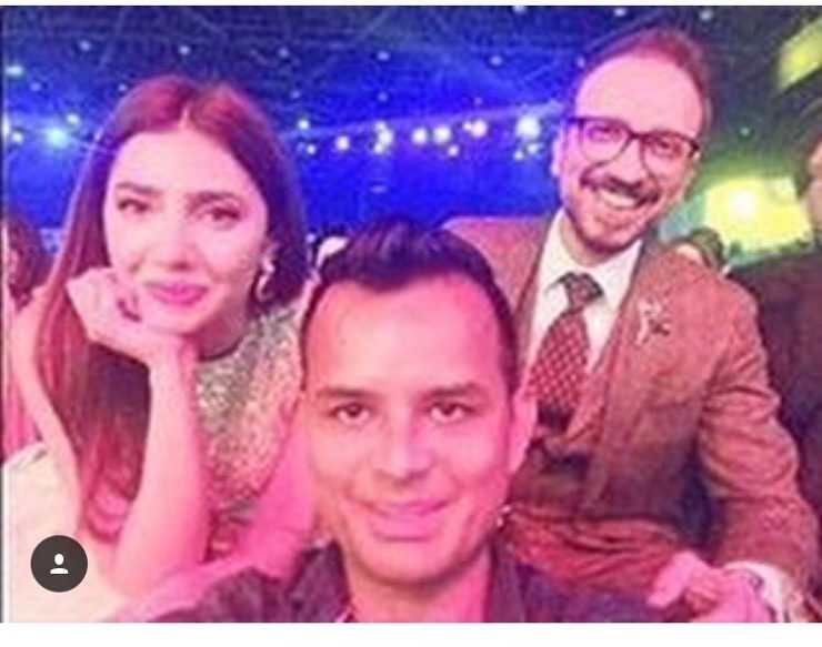 Pictures of Asim Raza With His Best Friends at Work | Reviewit.pk