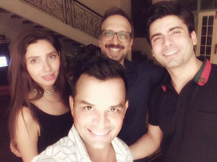 Pictures of Asim Raza With His Best Friends at Work | Reviewit.pk