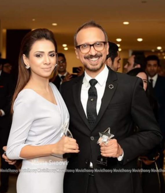 Pictures of Asim Raza With His Best Friends at Work | Reviewit.pk