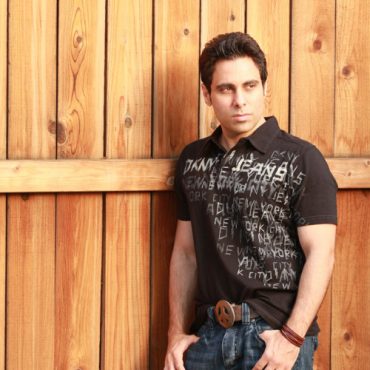 Haroon Release New Music Video After 10 Years "Dhudoonga" | Reviewit.pk