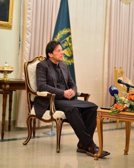 Adorable Pictures of PM Imran Khan in Shalwar Kameez | Reviewit.pk Adorable Pictures of PM Imran Khan in Shalwar Kameez | Reviewit.pk
