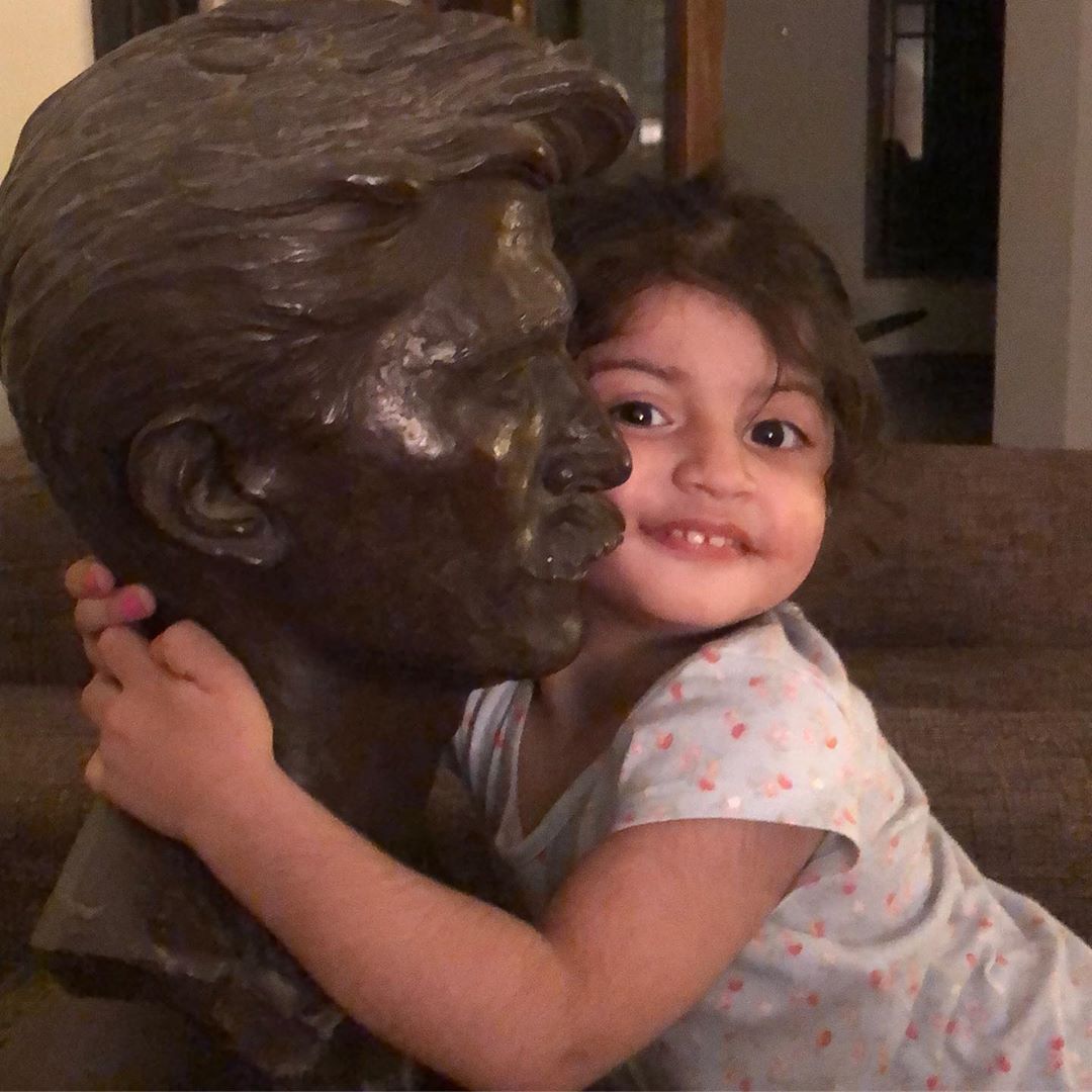 Amazing Family Pictures of Veteran Actor Jamal Shah | Reviewit.pk