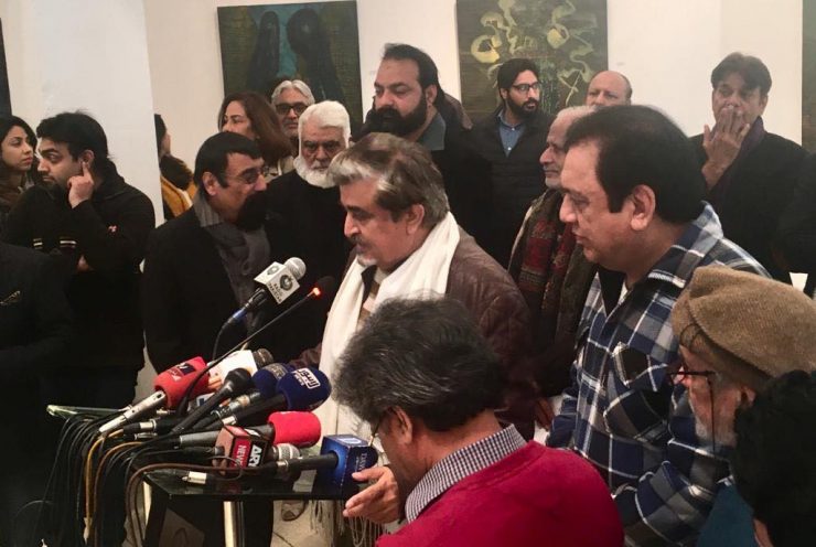 Amazing Family Pictures of Veteran Actor Jamal Shah | Reviewit.pk