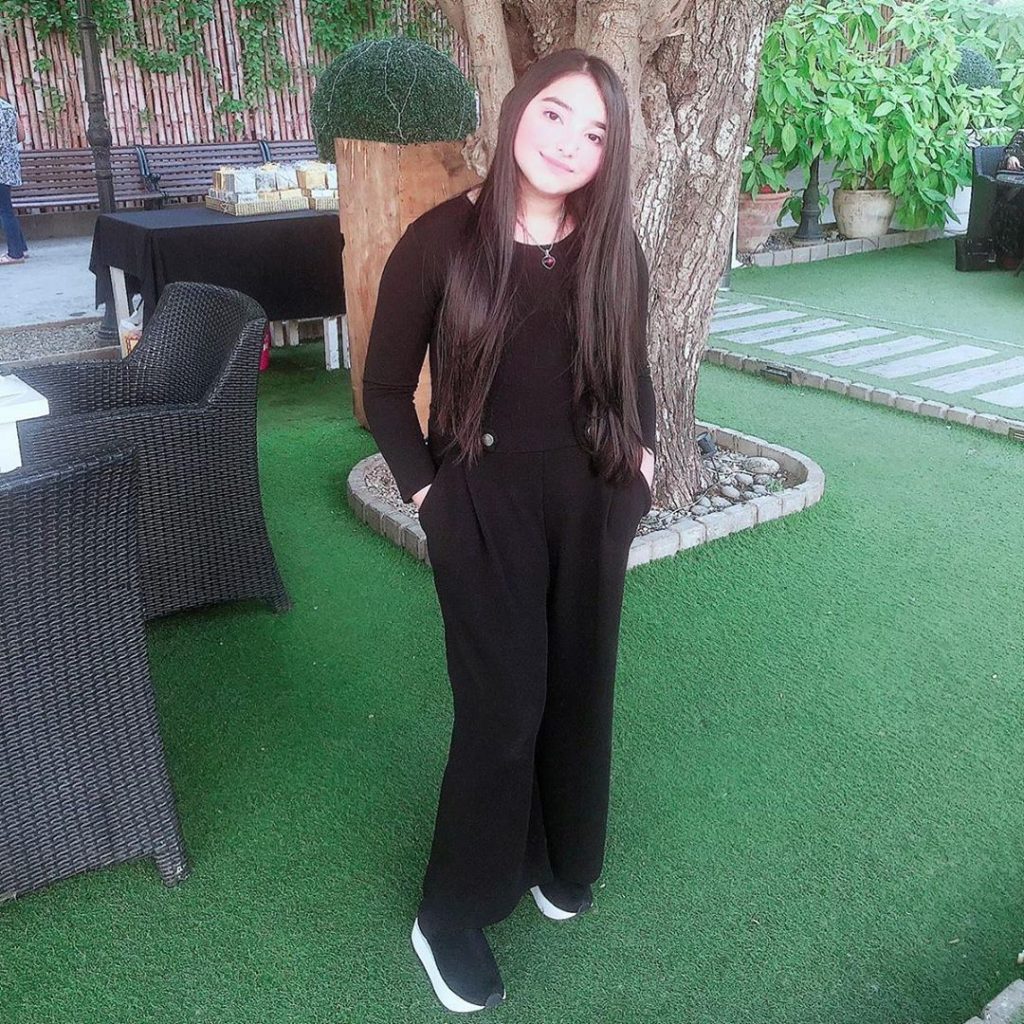 Javeria Saud Latest Pictures with her Family and Friends | Reviewit.pk