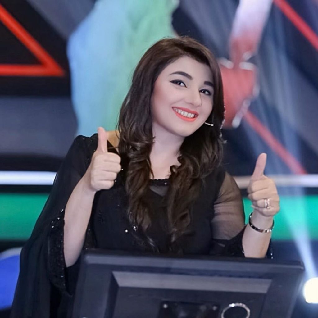 Javeria Saud Latest Pictures with her Family and Friends | Reviewit.pk