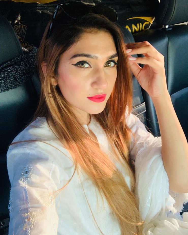 Cricketer Hassan Ali With his Wife Samyah - Latest Pictures | Reviewit.pk