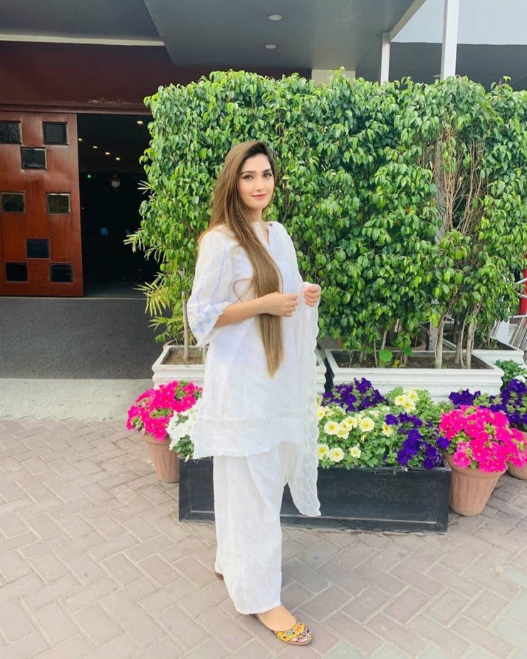 Cricketer Hassan Ali With his Wife Samyah - Latest Pictures | Reviewit.pk