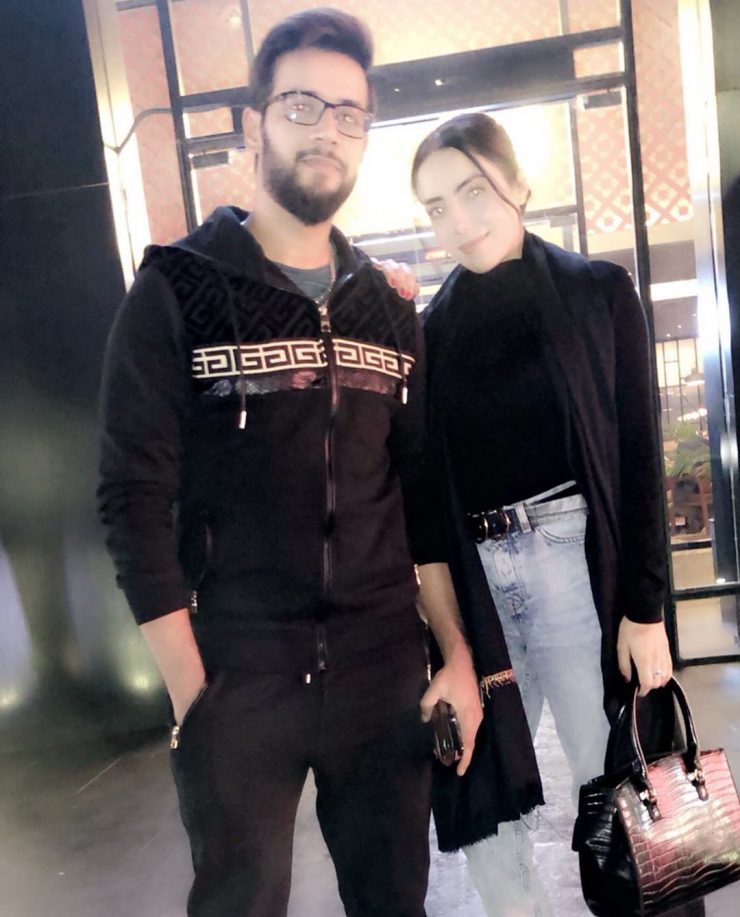 Stunning Pictures of Sannia Ashfaq with Husband and Friends | Reviewit.pk