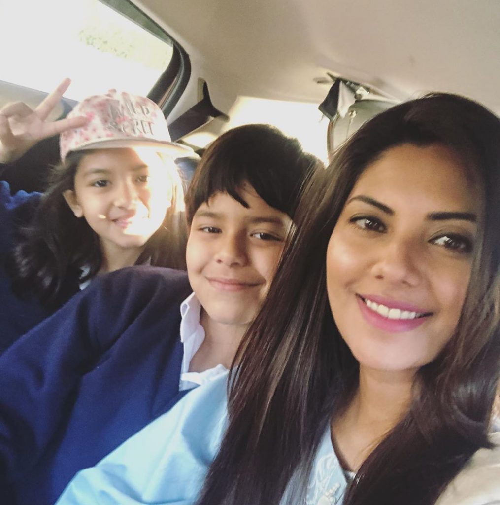 Sunita Marshall with her Family - 15 Adorable Pictures | Reviewit.pk