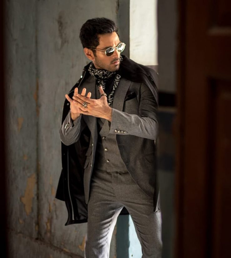 Best Clicks of Wahaj Ali From Photoshoots | Reviewit.pk