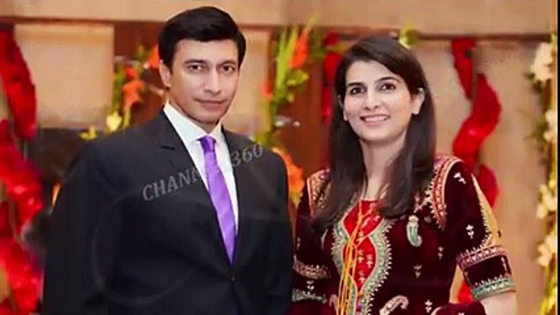 Unseen Pictures of Aijaz Aslam's Life | Reviewit.pk