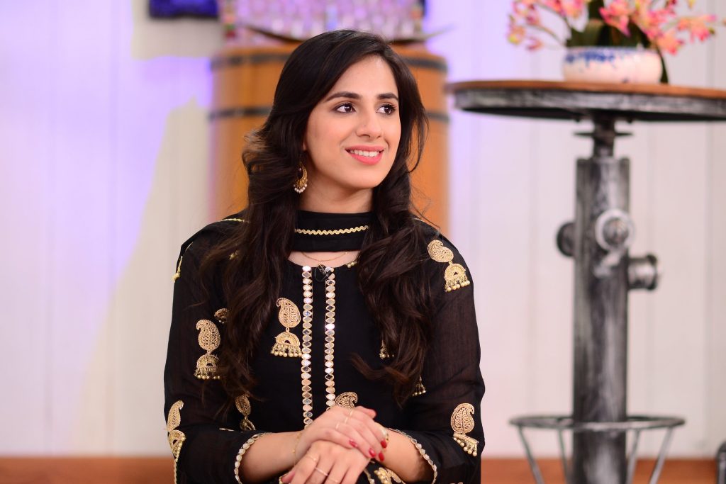 Faizan Sheikh with Wife Maham Amir in Good Morning Pakistan | Reviewit.pk