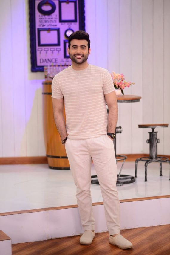 Faizan Sheikh with Wife Maham Amir in Good Morning Pakistan | Reviewit.pk