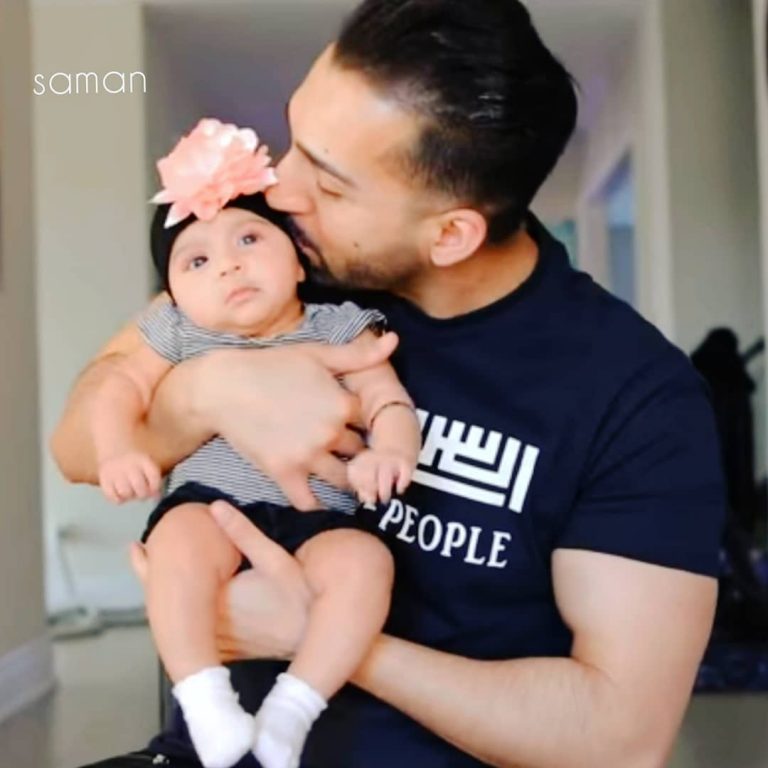 Sham Idrees with Wife Froggy and New Born Baby Girl | Reviewit.pk