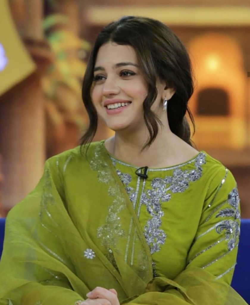 Top 18 Beautiful Dresses Worn By Pakistani Actresses In Ramadan ...