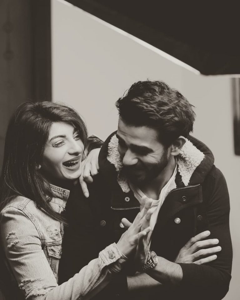 Ali Ansari with his Mother and Sister - Latest Pictures | Reviewit.pk