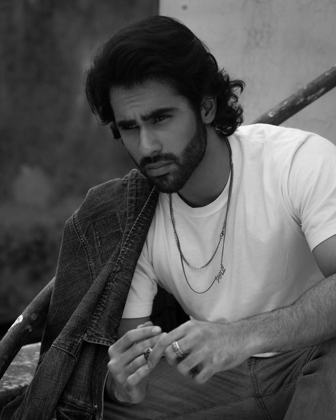 A Peek in the Life of Ameer Gilani – The Sabaat Hero | Reviewit.pk