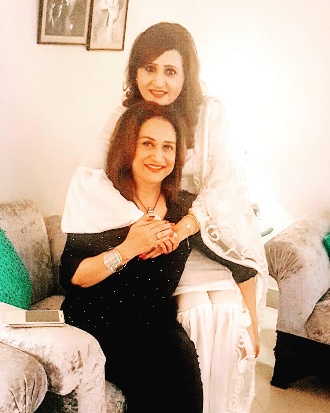 Old Memorable Pictures of Bushra Ansari | Reviewit.pk