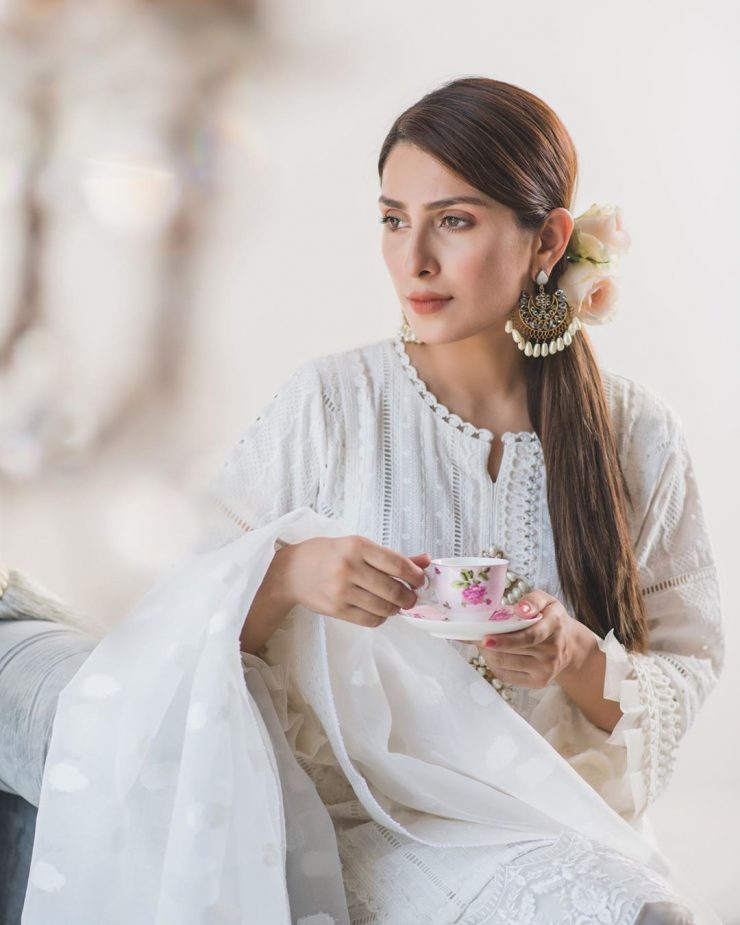 40 Fabulous Eastern Dresses of Ayeza Khan - 2020 | Reviewit.pk