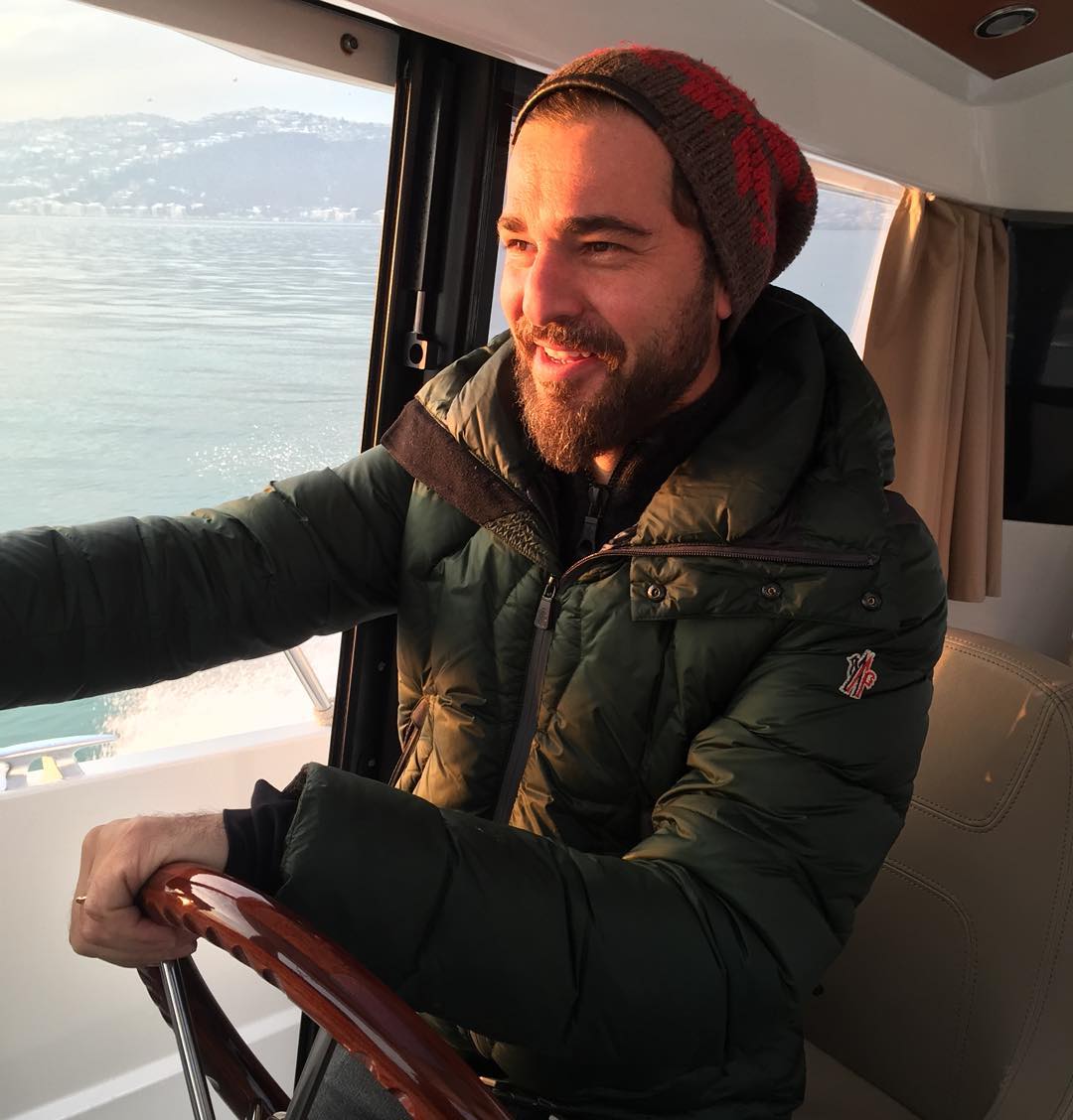 Coolest Pictures of the Ertugrul Star Engin Altan Düzyatan | Reviewit.pk