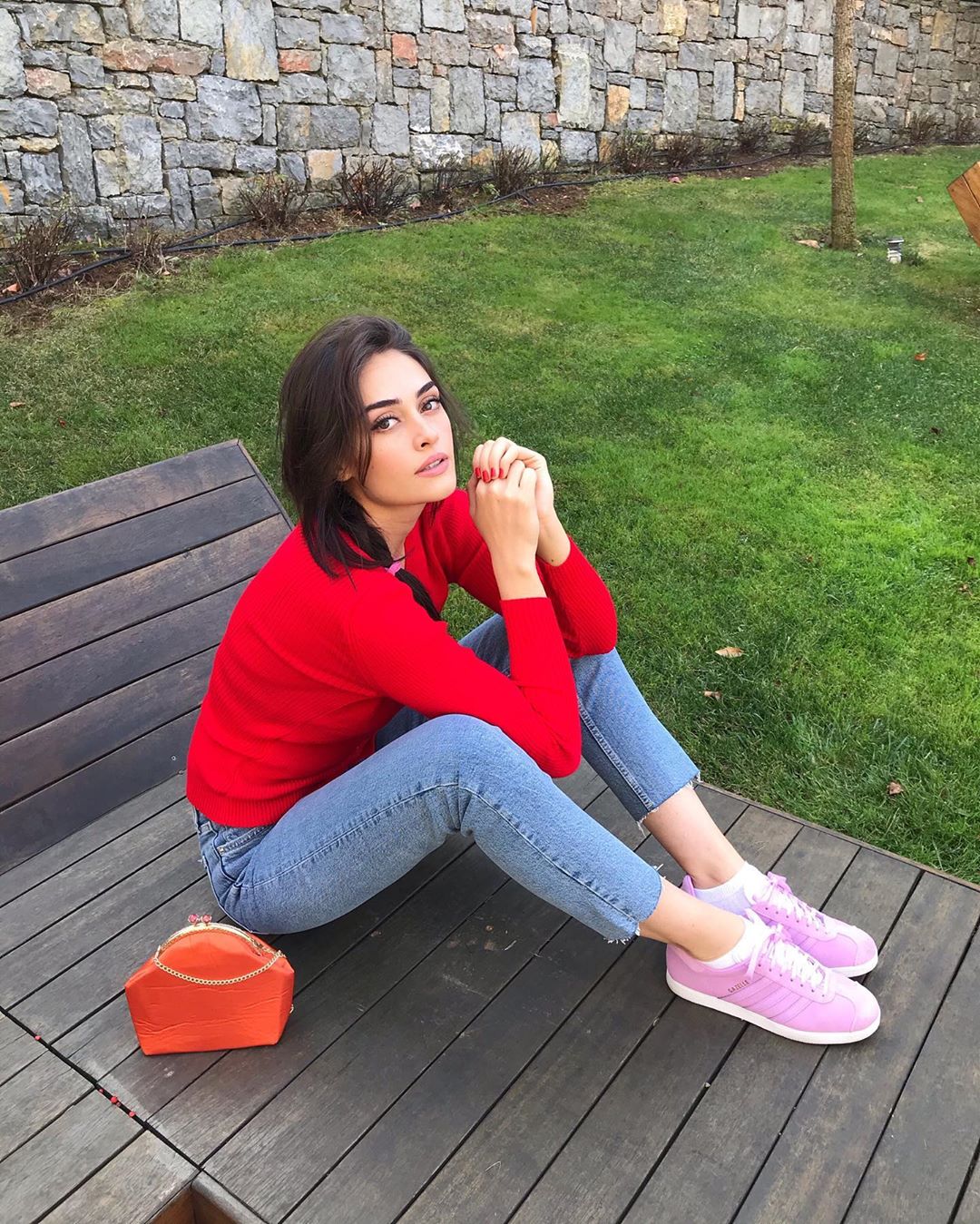 Esra Bilgic aka Halima Sultan From Ertuğrul Has A Message For Her ...