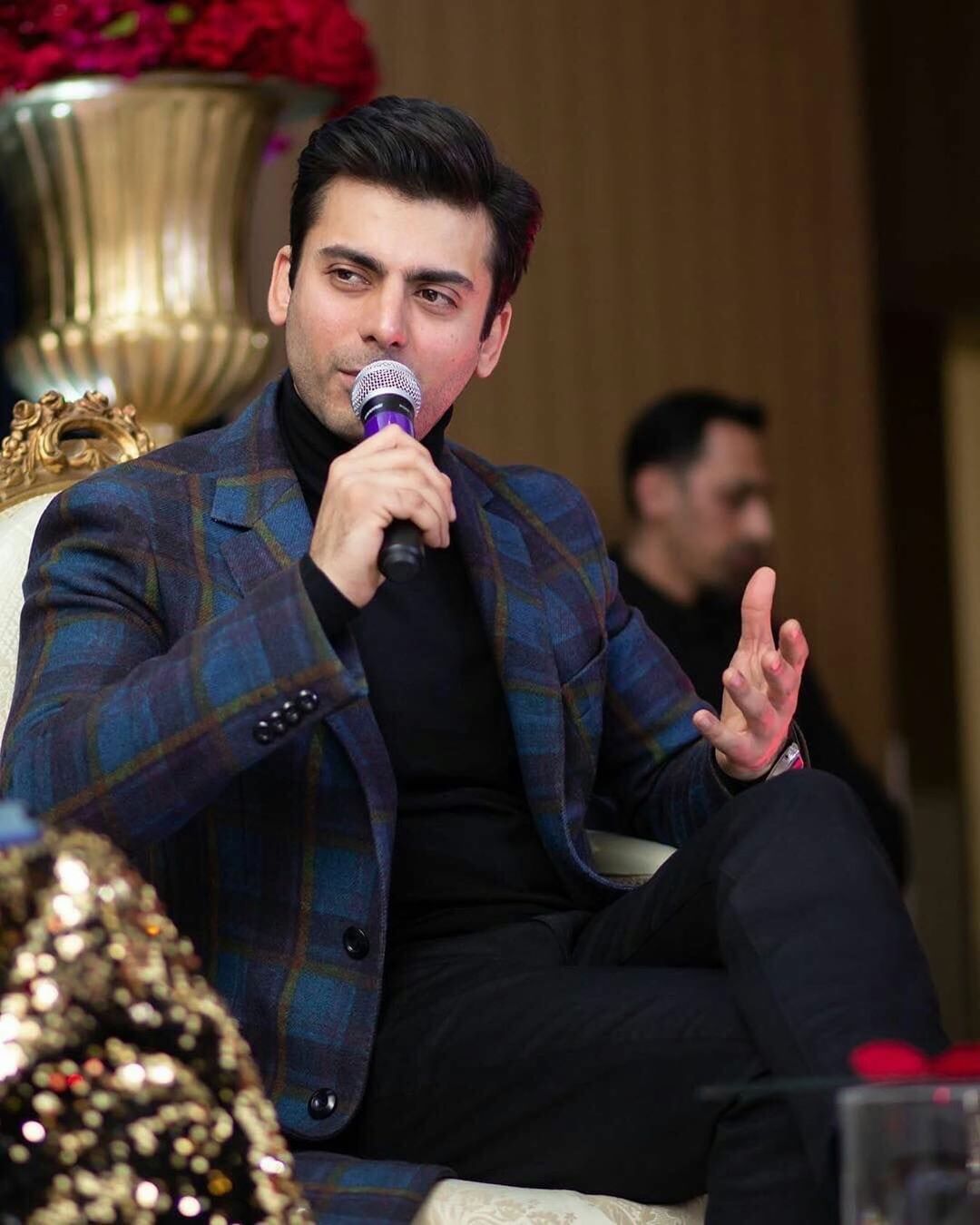 Fawad Khan’s Ever Favorite Color is – Black | Reviewit.pk