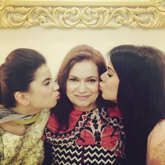 Family Pictures of Actress Ghana Ali | Reviewit.pk