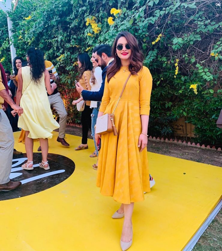 15 Times Minal Khan Rocked Western Dresses | Reviewit.pk