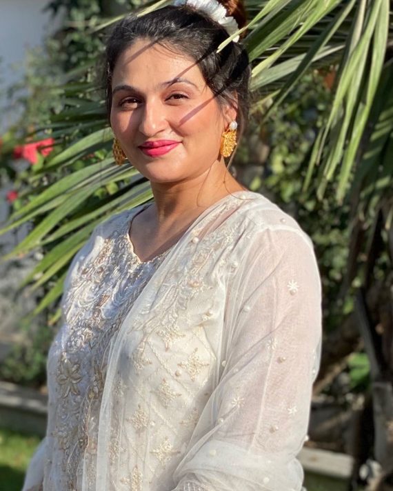 Qurat ul Ain Iqrar with Her Son Pehlaaj - Adorable Pictures | Reviewit.pk