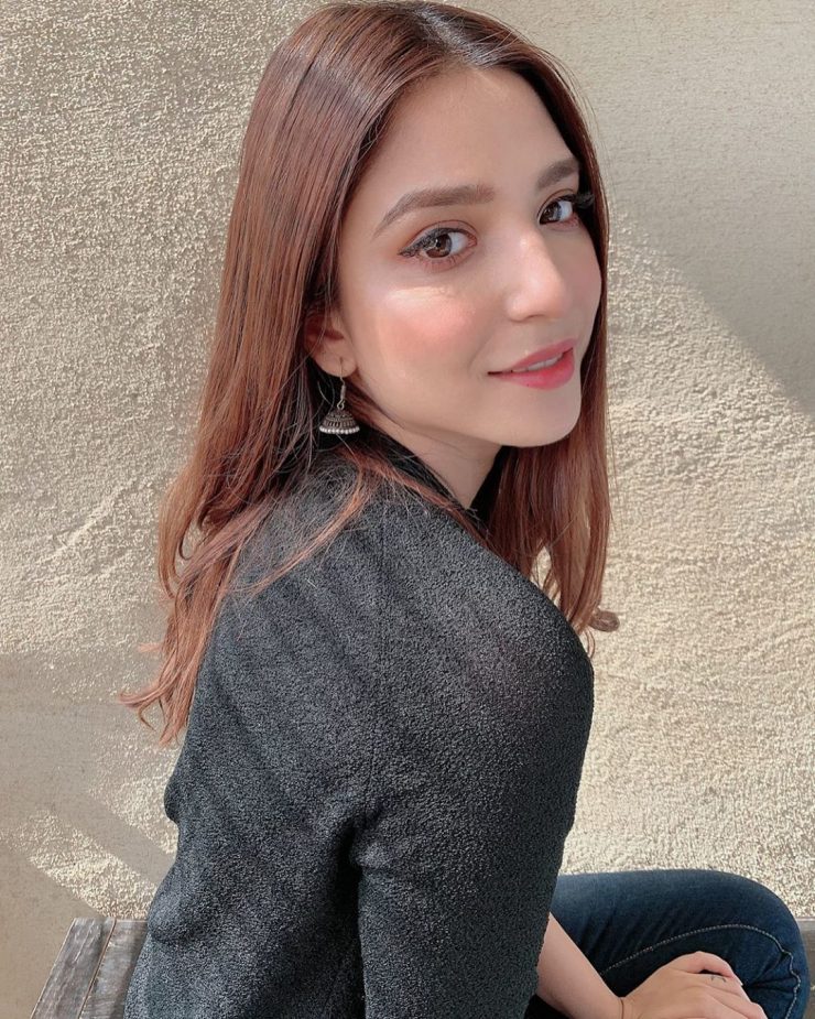 40 Glamorous Pictures of Ramsha Khan | Reviewit.pk