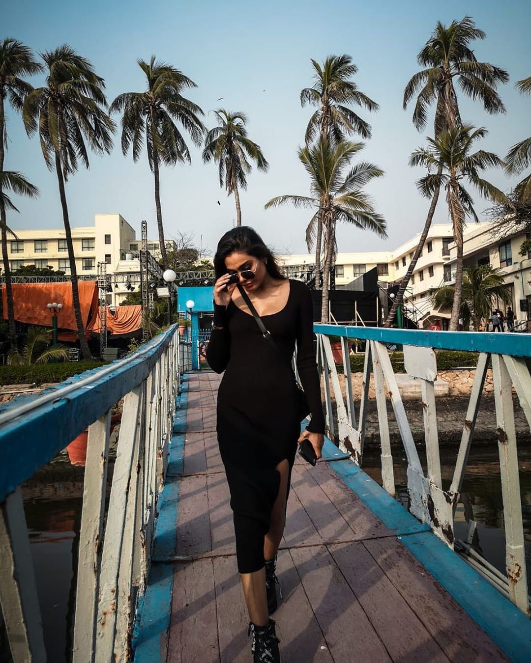 Knowing All about Zara Abid – The Model Who Escape Death | Reviewit.pk
