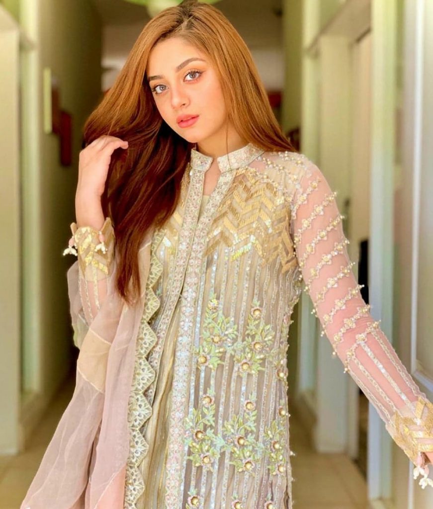 Signature Makeup Looks of Top 5 Pakistani Actresses | Reviewit.pk