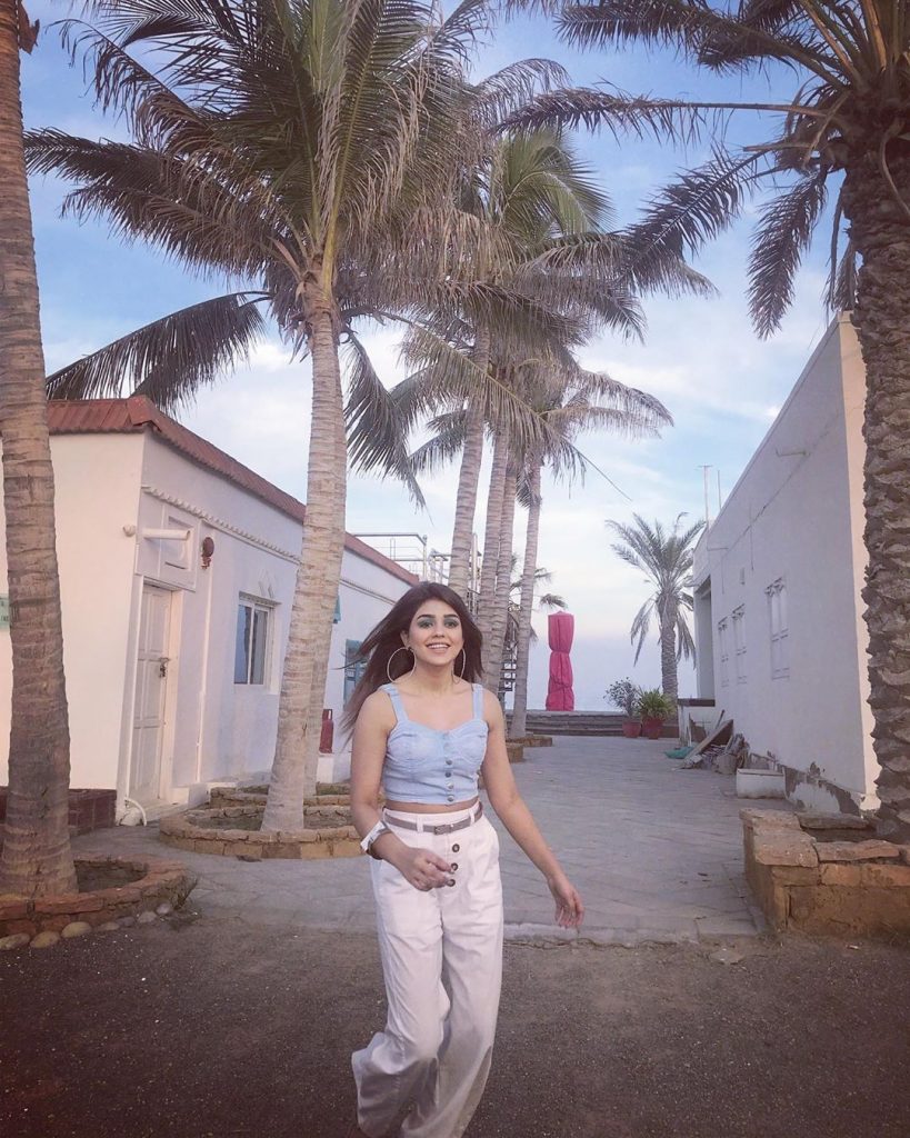 Actress Anumta Qureshi Beautiful Pictures from Instagram | Reviewit.pk