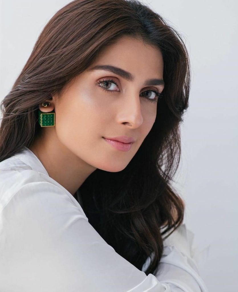 Signature Makeup Looks of Top 5 Pakistani Actresses | Reviewit.pk