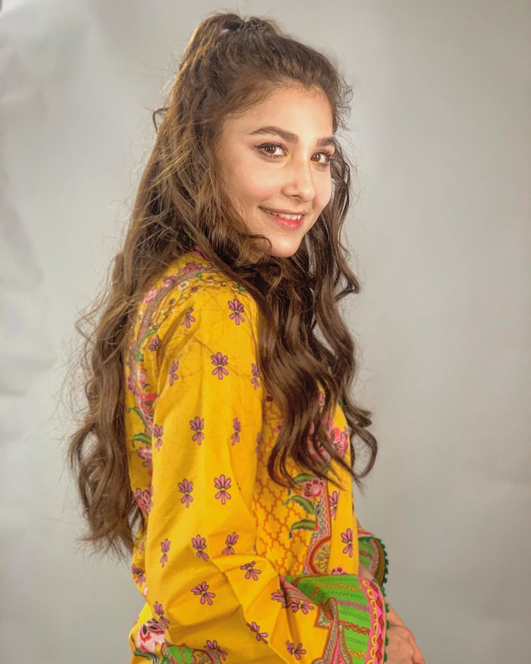 Hina Altaf Shares Emotional Life Journey | Reviewit.pk