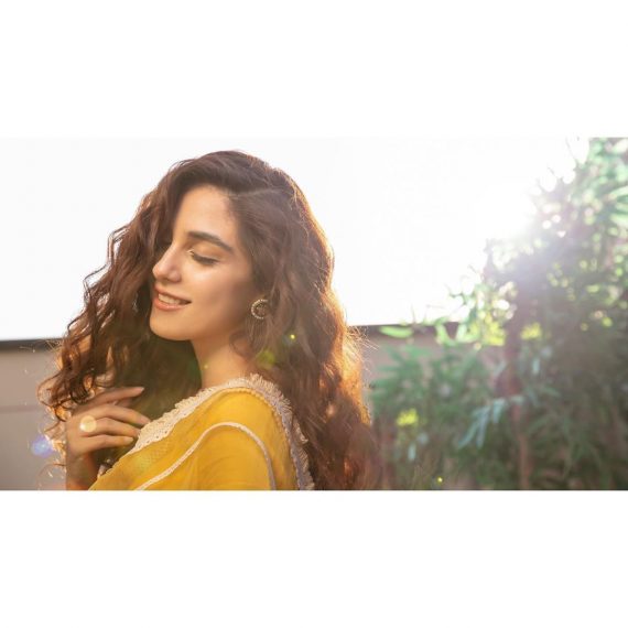 Maya Ali Shares How She Misses Her Father | Reviewit.pk