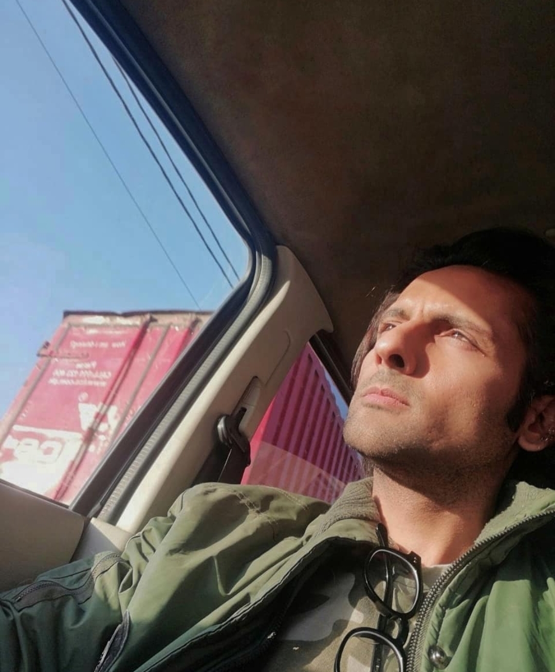 Mohib Mirza Had To Reject Films Because Of His Complexion | Reviewit.pk