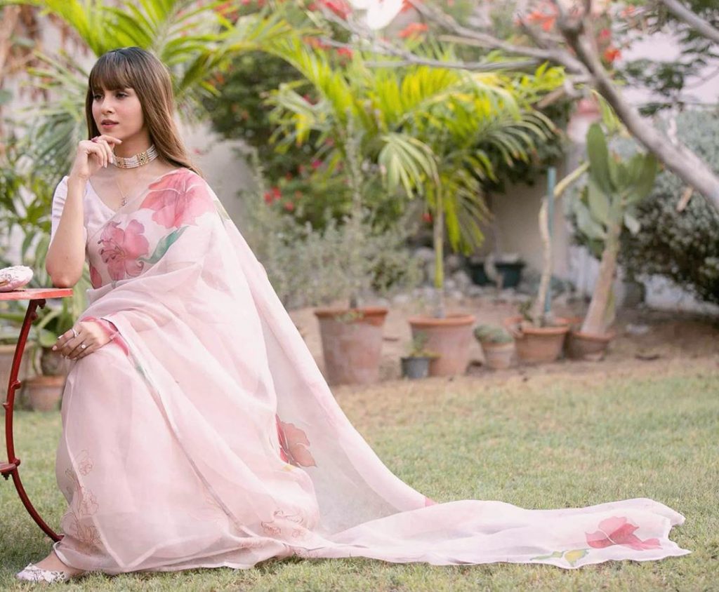 Nimra Khan is Looking Gorgeous in Her New Look | Reviewit.pk