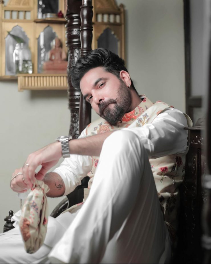 People Are Angry On Yasir Hussain's Statement About Sushant Rajput's ...