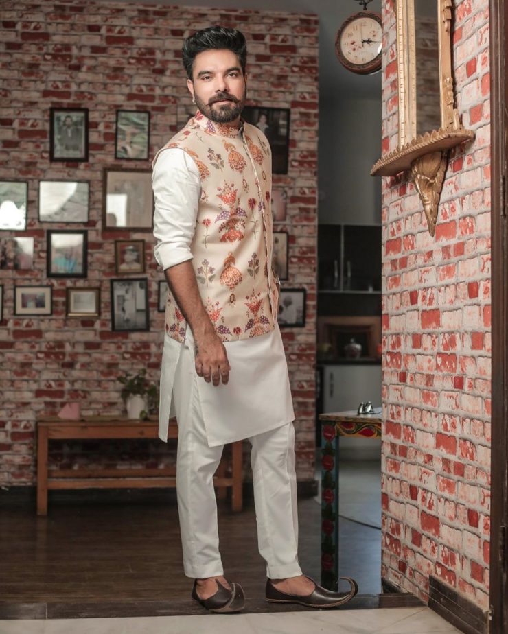 People Are Angry On Yasir Hussain's Statement About Sushant Rajput's ...