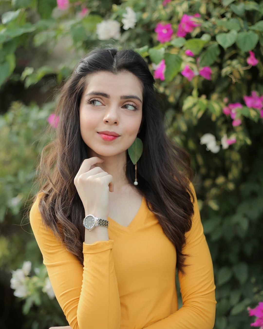 Srha Asghar, Faizan Sheikh Dance Video | Reviewit.pk