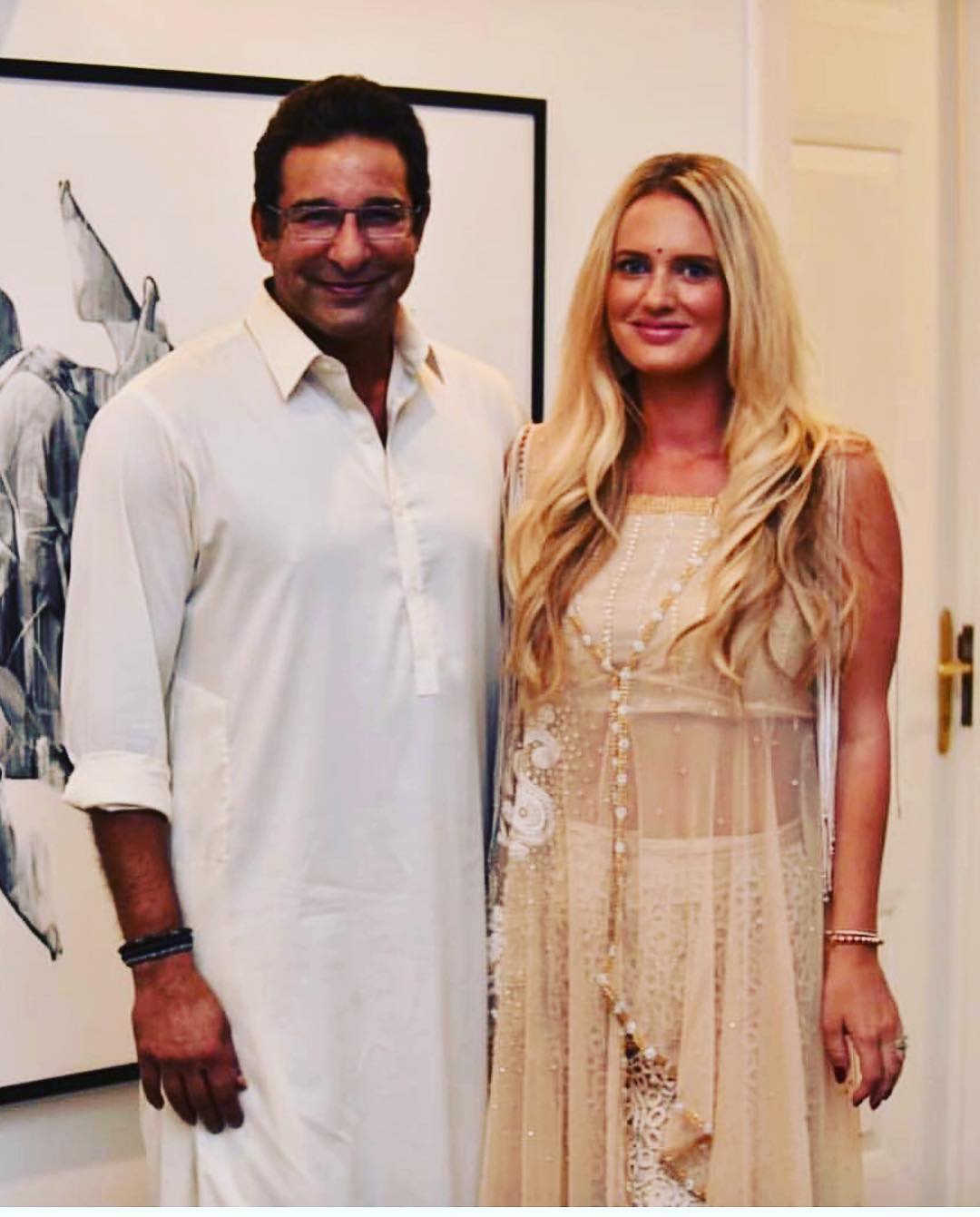 Waseem Akram, Shaniera Akram's Memorable Clip From Kapil Show | Reviewit.pk