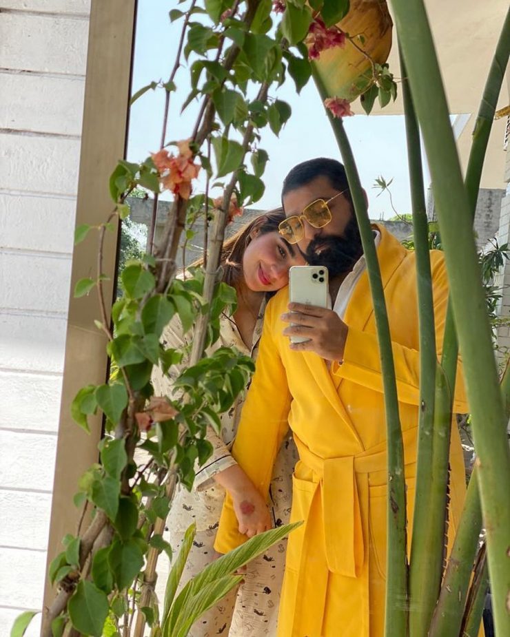 Designer Ali Zeeshan with his Wife Myra - Latest Pictures | Reviewit.pk