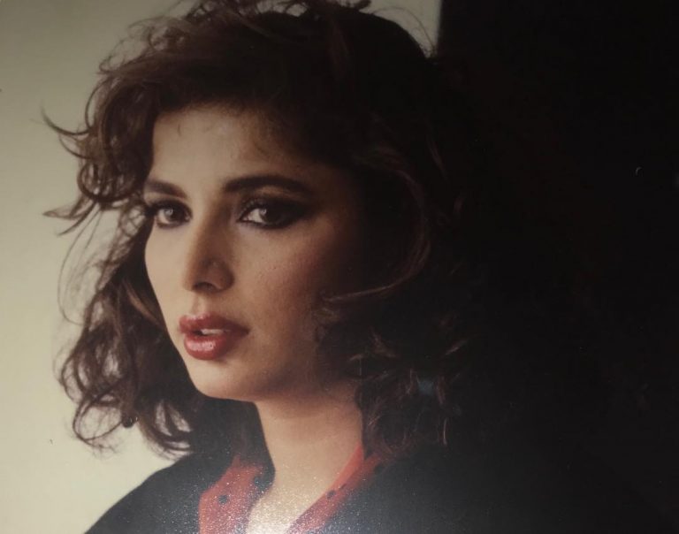 A Glimpse On the Life of Babra Sharif – Old Pictures in HD | Reviewit.pk