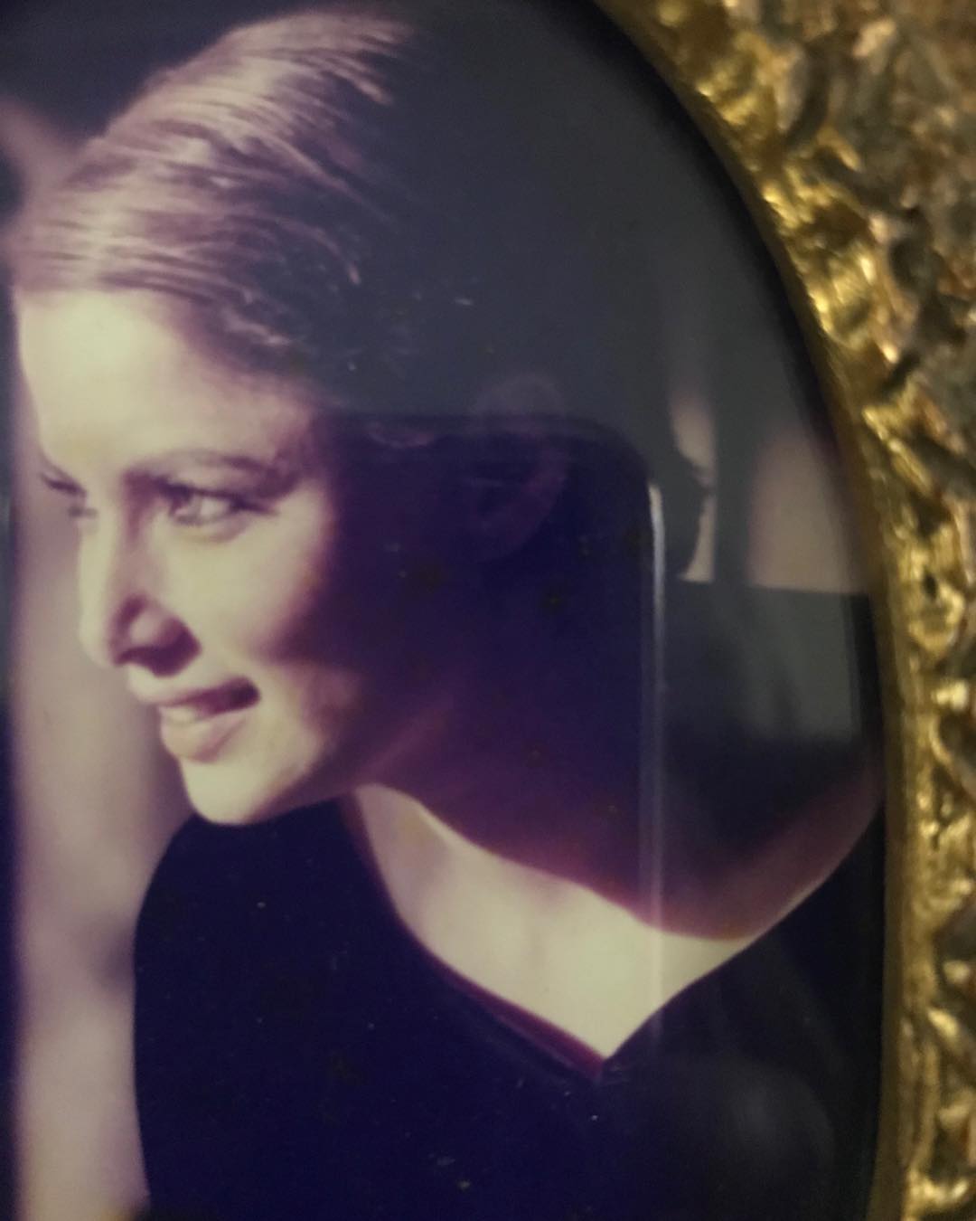 A Glimpse On the Life of Babra Sharif – Old Pictures in HD | Reviewit.pk